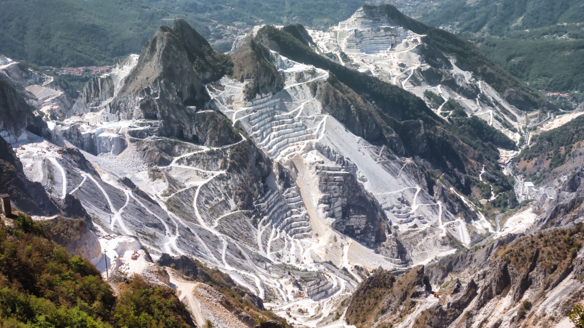 Carrara: Italy's White Marble City - Kipling & Clark